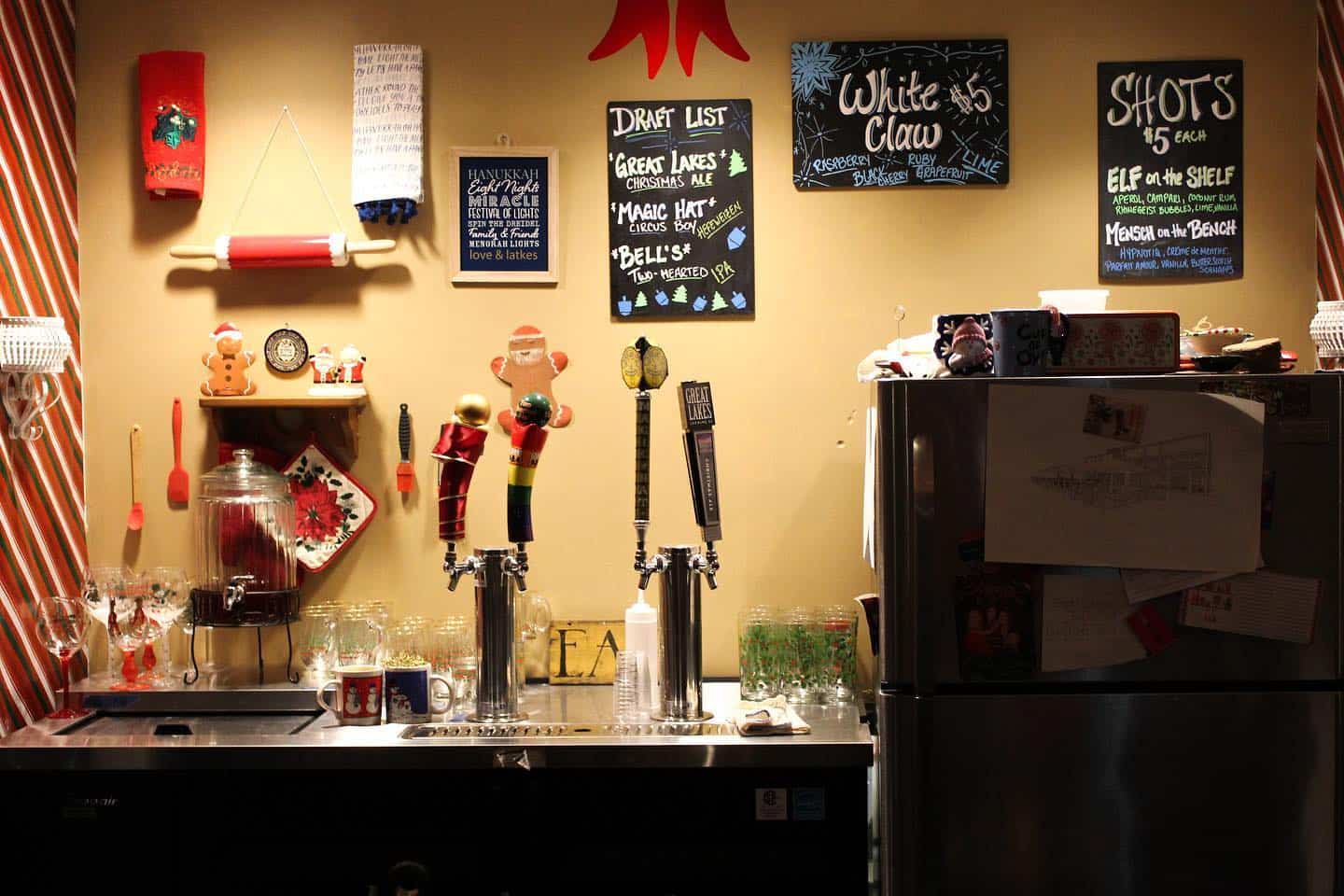 All The Best Holiday Pop-Up Bars in Pittsburgh This Year