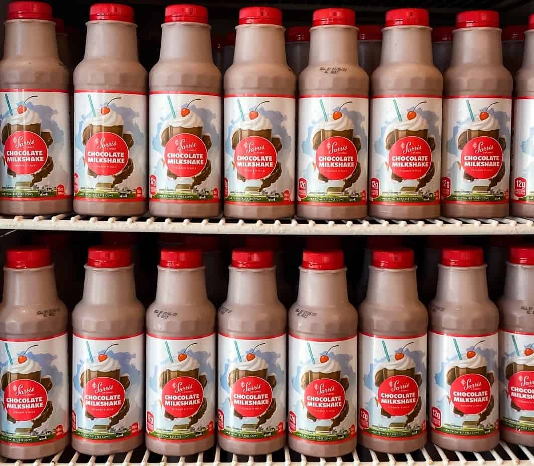 Sarris Candies and Schneiders Dairy Releasing 'Chocolate Milkshake' Milk